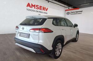 Белый Тойота Corolla Cross 2023 в Вильнюс, объемом двигателя 1.80 л и пробегом 124 тыс. км за 25500 €, фото 3 на AUTOMOTO.COM.LV
