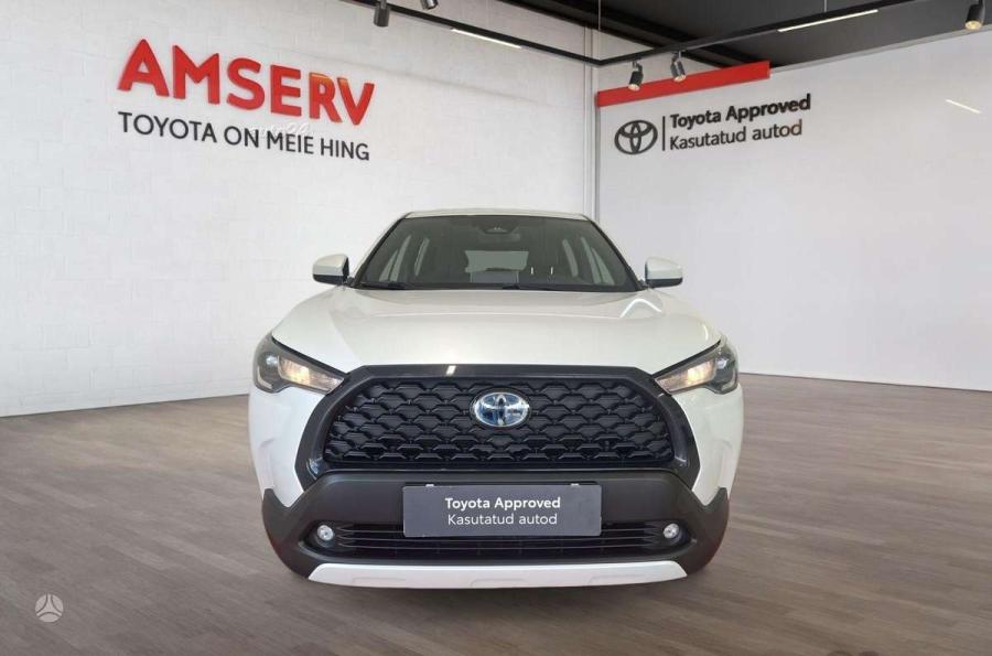 Белый Тойота Corolla Cross 2023 в Вильнюс, объемом двигателя 1.80 л и пробегом 124 тыс. км за 25500 €, фото 6 на AUTOMOTO.COM.LV