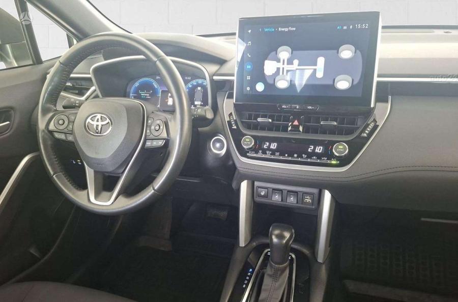 Белый Тойота Corolla Cross 2023 в Вильнюс, объемом двигателя 1.80 л и пробегом 124 тыс. км за 25500 €, фото 10 на AUTOMOTO.COM.LV