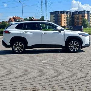 Balts Toyota Corolla Cross 2023 Šauļi, ar dzinēja tilpumu 0.00 L un nobraukumu 240 tūkst. km par 19900 €, foto 5 vietnē AUTOMOTO.COM.LV