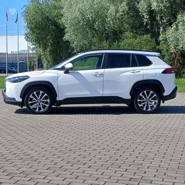Balts Toyota Corolla Cross 2023 Šauļi, ar dzinēja tilpumu 0.00 L un nobraukumu 240 tūkst. km par 19900 €, foto 6 vietnē AUTOMOTO.COM.LV