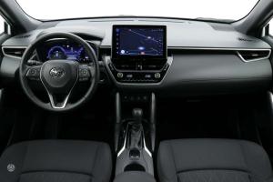 White Toyota Corolla Cross 2023 in Vilnius, with an engine capacity of 1.99 L and mileage of 44 thousand km for 28900 €, photo 8 on AUTOMOTO.COM.LV