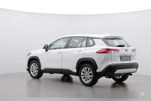 White Toyota Corolla Cross 2023 in Vilnius, with an engine capacity of 1.99 L and mileage of 44 thousand km for 28900 €, photo 19 on AUTOMOTO.COM.LV