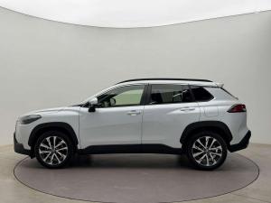 Белый Тойота Corolla Cross 2023 в Паневежис, объемом двигателя 1.99 л и пробегом 119 тыс. км за 30990 €, фото 6 на AUTOMOTO.COM.LV
