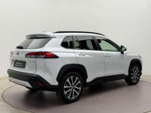 Белый Тойота Corolla Cross 2023 в Паневежис, объемом двигателя 1.99 л и пробегом 119 тыс. км за 30990 €, фото 7 на AUTOMOTO.COM.LV