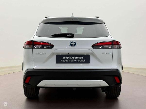 Белый Тойота Corolla Cross 2023 в Паневежис, объемом двигателя 1.99 л и пробегом 119 тыс. км за 30990 €, фото 7 на AUTOMOTO.COM.LV