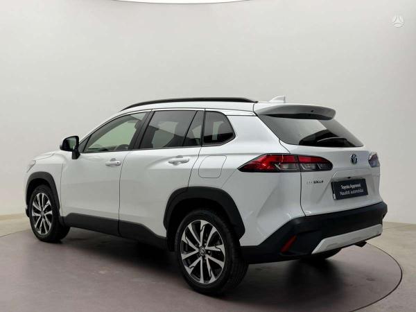 Белый Тойота Corolla Cross 2023 в Паневежис, объемом двигателя 1.99 л и пробегом 119 тыс. км за 30990 €, фото 8 на AUTOMOTO.COM.LV