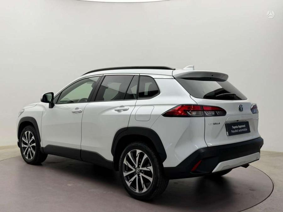 Белый Тойота Corolla Cross 2023 в Паневежис, объемом двигателя 1.99 л и пробегом 119 тыс. км за 30990 €, фото 9 на AUTOMOTO.COM.LV