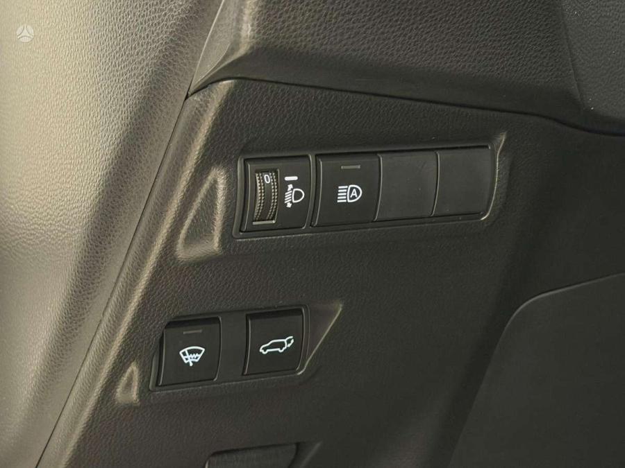 Белый Тойота Corolla Cross 2023 в Паневежис, объемом двигателя 1.99 л и пробегом 119 тыс. км за 30990 €, фото 11 на AUTOMOTO.COM.LV
