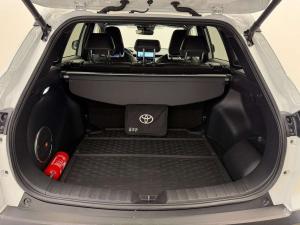 Белый Тойота Corolla Cross 2023 в Паневежис, объемом двигателя 1.99 л и пробегом 119 тыс. км за 30990 €, фото 14 на AUTOMOTO.COM.LV