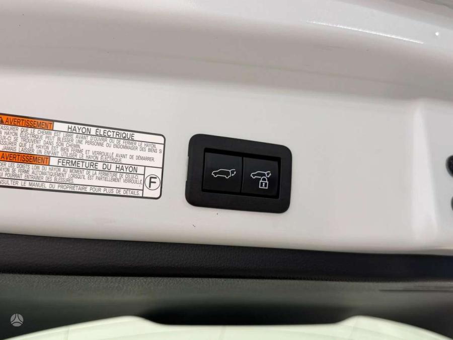 Белый Тойота Corolla Cross 2023 в Паневежис, объемом двигателя 1.99 л и пробегом 119 тыс. км за 30990 €, фото 15 на AUTOMOTO.COM.LV