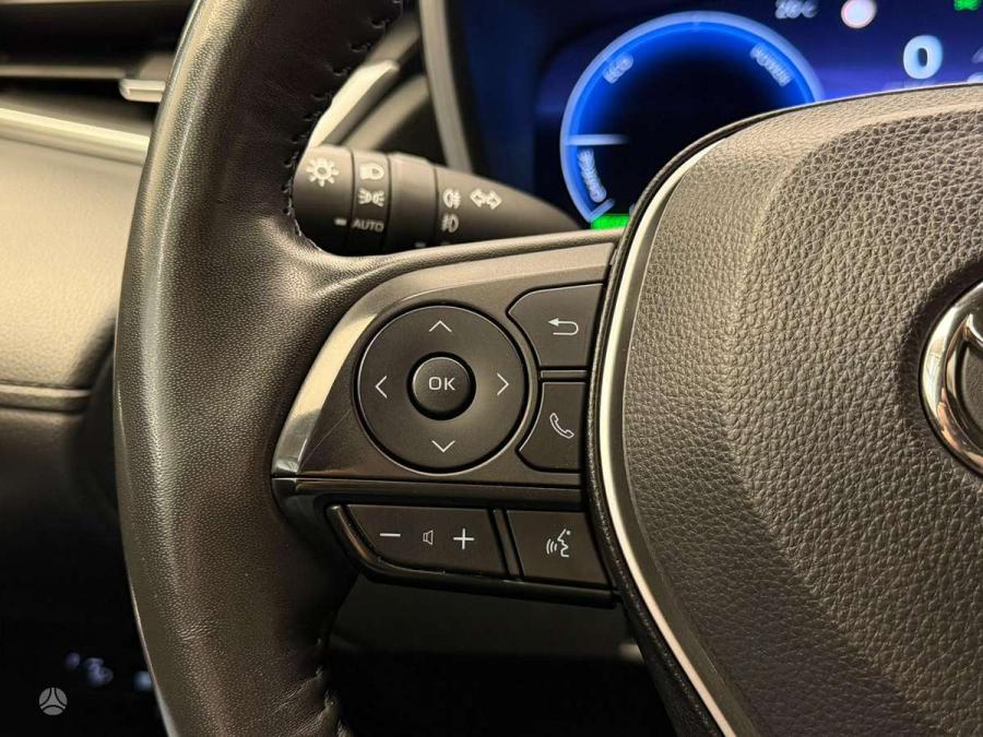 Белый Тойота Corolla Cross 2023 в Паневежис, объемом двигателя 1.99 л и пробегом 119 тыс. км за 30990 €, фото 22 на AUTOMOTO.COM.LV