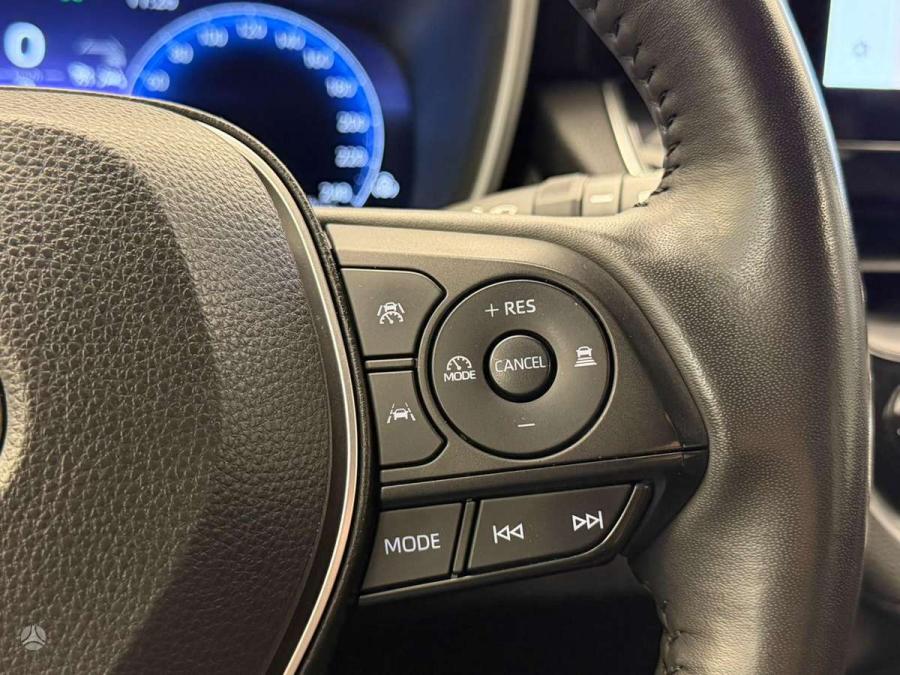 Белый Тойота Corolla Cross 2023 в Паневежис, объемом двигателя 1.99 л и пробегом 119 тыс. км за 30990 €, фото 23 на AUTOMOTO.COM.LV