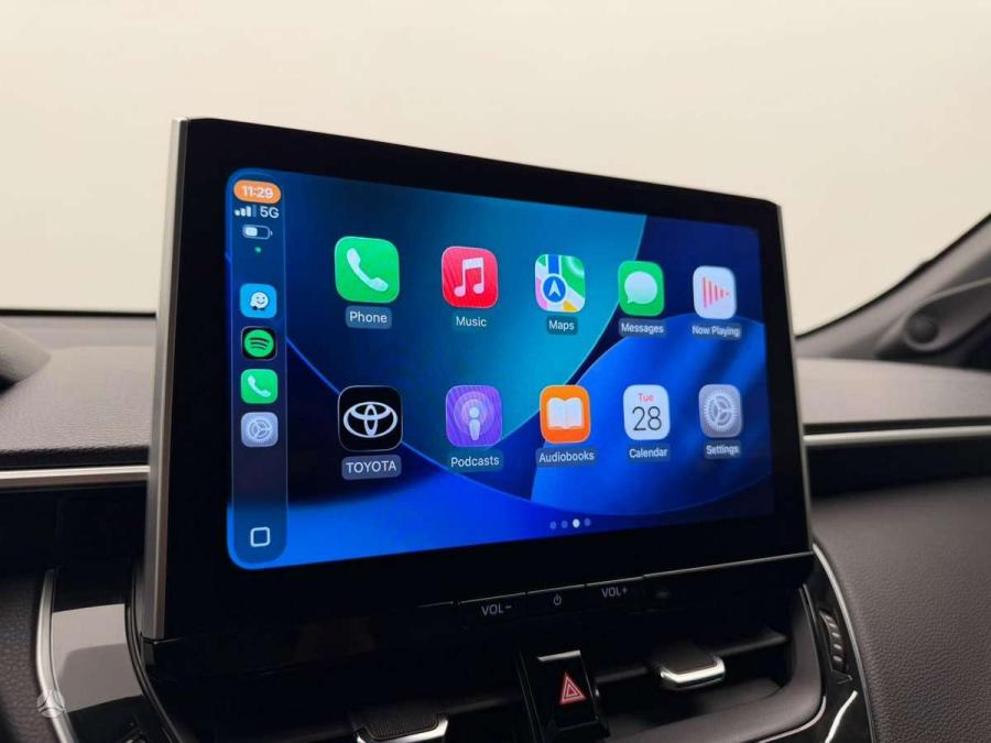 Белый Тойота Corolla Cross 2023 в Паневежис, объемом двигателя 1.99 л и пробегом 119 тыс. км за 30990 €, фото 30 на AUTOMOTO.COM.LV