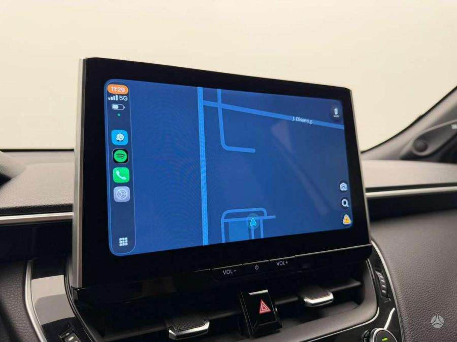 Белый Тойота Corolla Cross 2023 в Паневежис, объемом двигателя 1.99 л и пробегом 119 тыс. км за 30990 €, фото 31 на AUTOMOTO.COM.LV
