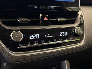 Белый Тойота Corolla Cross 2023 в Паневежис, объемом двигателя 1.99 л и пробегом 119 тыс. км за 30990 €, фото 34 на AUTOMOTO.COM.LV