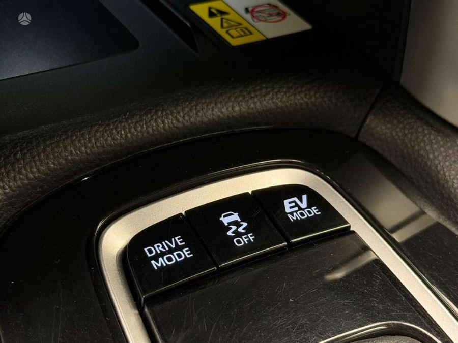 Белый Тойота Corolla Cross 2023 в Паневежис, объемом двигателя 1.99 л и пробегом 119 тыс. км за 30990 €, фото 36 на AUTOMOTO.COM.LV