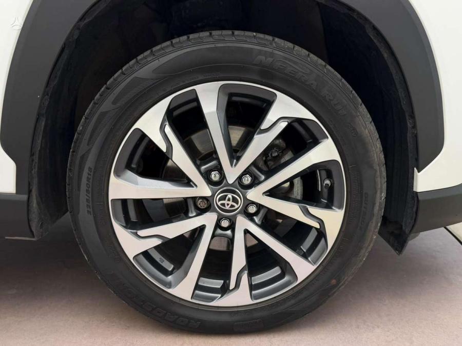 Белый Тойота Corolla Cross 2023 в Паневежис, объемом двигателя 1.99 л и пробегом 119 тыс. км за 30990 €, фото 46 на AUTOMOTO.COM.LV