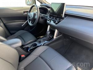 Balts Toyota Corolla Cross 2023 Rīga, ar dzinēja tilpumu 2.00 L un nobraukumu 51 tūkst. km par 34990 €, foto 7 vietnē AUTOMOTO.COM.LV