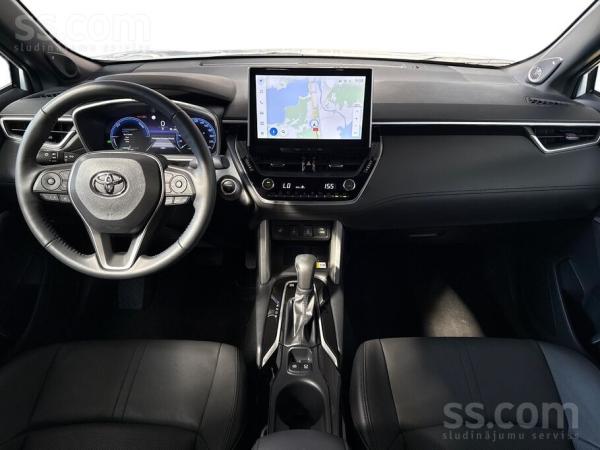 Balts Toyota Corolla Cross 2023 Rīga, ar dzinēja tilpumu 2.00 L un nobraukumu 51 tūkst. km par 34990 €, foto 8 vietnē AUTOMOTO.COM.LV