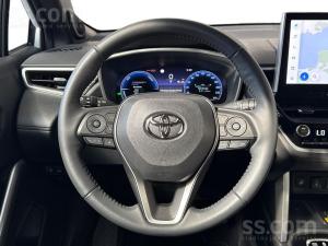 Balts Toyota Corolla Cross 2023 Rīga, ar dzinēja tilpumu 2.00 L un nobraukumu 51 tūkst. km par 34990 €, foto 13 vietnē AUTOMOTO.COM.LV
