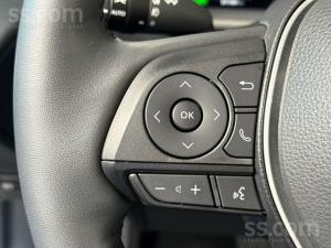 Balts Toyota Corolla Cross 2023 Rīga, ar dzinēja tilpumu 2.00 L un nobraukumu 51 tūkst. km par 34990 €, foto 16 vietnē AUTOMOTO.COM.LV