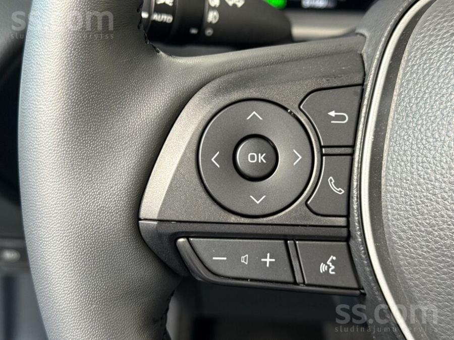 Balts Toyota Corolla Cross 2023 Rīga, ar dzinēja tilpumu 2.00 L un nobraukumu 51 tūkst. km par 34990 €, foto 16 vietnē AUTOMOTO.COM.LV