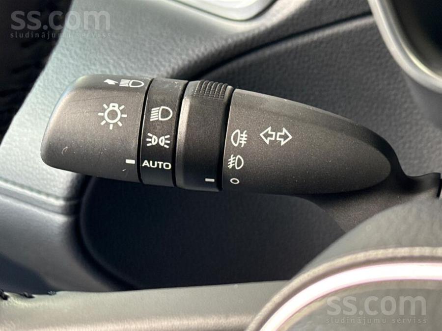 Balts Toyota Corolla Cross 2023 Rīga, ar dzinēja tilpumu 2.00 L un nobraukumu 51 tūkst. km par 34990 €, foto 18 vietnē AUTOMOTO.COM.LV