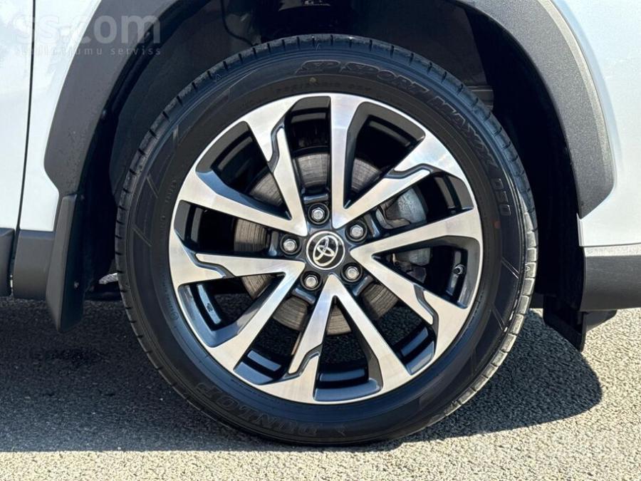 Balts Toyota Corolla Cross 2023 Rīga, ar dzinēja tilpumu 2.00 L un nobraukumu 51 tūkst. km par 34990 €, foto 25 vietnē AUTOMOTO.COM.LV