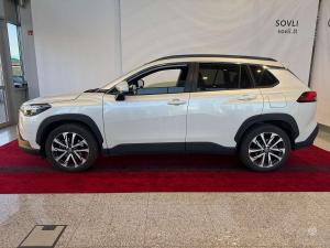 Balts Toyota Corolla Cross 2023 Šauļi, ar dzinēja tilpumu 1.99 L un nobraukumu 51 tūkst. km par 32900 €, foto 6 vietnē AUTOMOTO.COM.LV