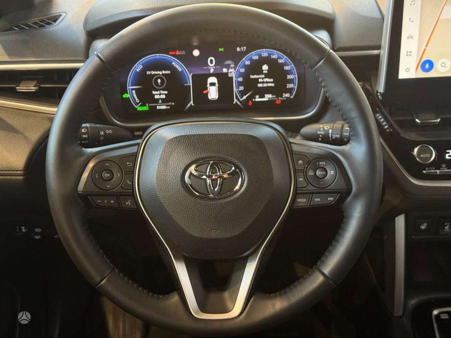 Balts Toyota Corolla Cross 2023 Šauļi, ar dzinēja tilpumu 1.99 L un nobraukumu 51 tūkst. km par 32900 €, foto 20 vietnē AUTOMOTO.COM.LV