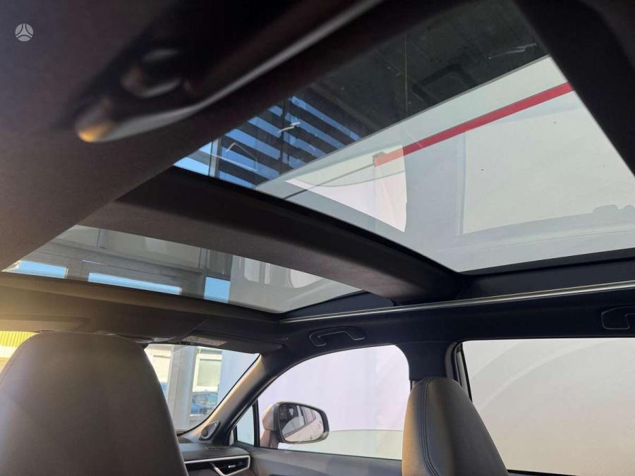 Balts Toyota Corolla Cross 2023 Šauļi, ar dzinēja tilpumu 1.99 L un nobraukumu 51 tūkst. km par 32900 €, foto 35 vietnē AUTOMOTO.COM.LV