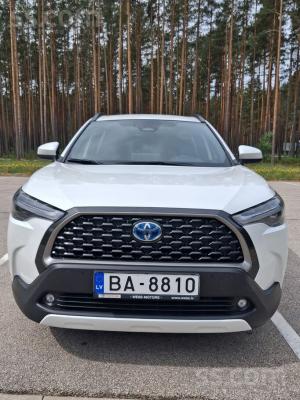 Balts Toyota Corolla Cross 2023 Rīga, ar dzinēja tilpumu 2.00 L un nobraukumu 36 tūkst. km par 30250 €, foto 3 vietnē AUTOMOTO.COM.LV