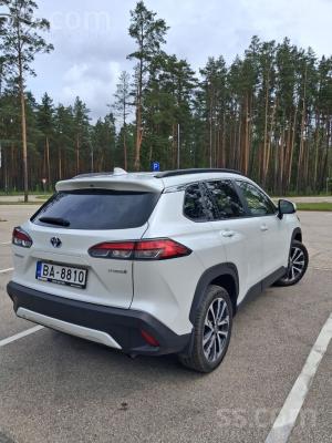 Balts Toyota Corolla Cross 2023 Rīga, ar dzinēja tilpumu 2.00 L un nobraukumu 36 tūkst. km par 30250 €, foto 13 vietnē AUTOMOTO.COM.LV