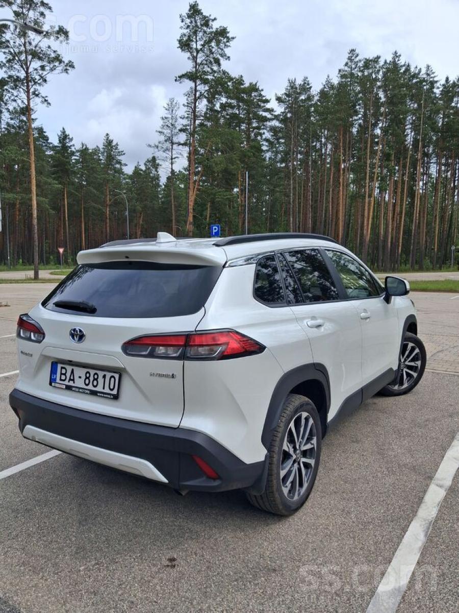 Balts Toyota Corolla Cross 2023 Rīga, ar dzinēja tilpumu 2.00 L un nobraukumu 36 tūkst. km par 30250 €, foto 13 vietnē AUTOMOTO.COM.LV
