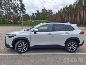 Balts Toyota Corolla Cross 2023 Rīga, ar dzinēja tilpumu 2.00 L un nobraukumu 36 tūkst. km par 30250 €, foto 15 vietnē AUTOMOTO.COM.LV