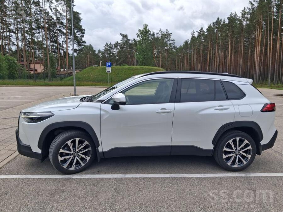 Balts Toyota Corolla Cross 2023 Rīga, ar dzinēja tilpumu 2.00 L un nobraukumu 36 tūkst. km par 30250 €, foto 15 vietnē AUTOMOTO.COM.LV