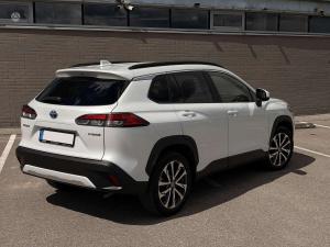 Белый Тойота Corolla Cross 2023 в Кедайняй, объемом двигателя 1.99 л и пробегом 49 тыс. км за 32900 €, фото 7 на AUTOMOTO.COM.LV