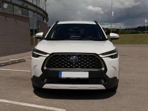 Белый Тойота Corolla Cross 2023 в Кедайняй, объемом двигателя 1.99 л и пробегом 49 тыс. км за 32900 €, фото 12 на AUTOMOTO.COM.LV