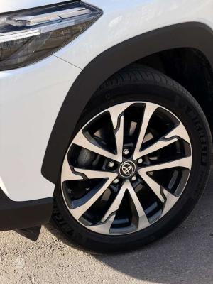 Белый Тойота Corolla Cross 2023 в Кедайняй, объемом двигателя 1.99 л и пробегом 49 тыс. км за 32900 €, фото 16 на AUTOMOTO.COM.LV