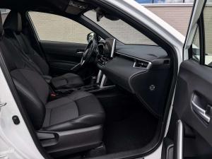 Белый Тойота Corolla Cross 2023 в Кедайняй, объемом двигателя 1.99 л и пробегом 49 тыс. км за 32900 €, фото 22 на AUTOMOTO.COM.LV