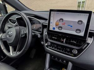 Белый Тойота Corolla Cross 2023 в Кедайняй, объемом двигателя 1.99 л и пробегом 49 тыс. км за 32900 €, фото 24 на AUTOMOTO.COM.LV