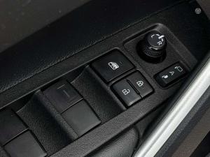 Белый Тойота Corolla Cross 2023 в Кедайняй, объемом двигателя 1.99 л и пробегом 49 тыс. км за 32900 €, фото 31 на AUTOMOTO.COM.LV