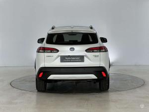 Белый Тойота Corolla Cross 2023 в Вильнюс, объемом двигателя 1.99 л и пробегом 62 тыс. км за 33900 €, фото 5 на AUTOMOTO.COM.LV