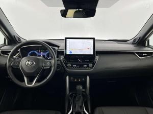 Белый Тойота Corolla Cross 2023 в Вильнюс, объемом двигателя 1.99 л и пробегом 62 тыс. км за 33900 €, фото 9 на AUTOMOTO.COM.LV