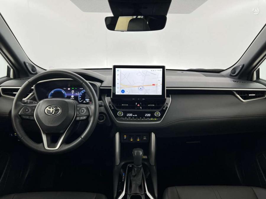 Белый Тойота Corolla Cross 2023 в Вильнюс, объемом двигателя 1.99 л и пробегом 62 тыс. км за 33900 €, фото 9 на AUTOMOTO.COM.LV