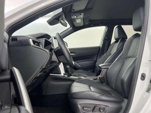 Белый Тойота Corolla Cross 2023 в Вильнюс, объемом двигателя 1.99 л и пробегом 62 тыс. км за 33900 €, фото 12 на AUTOMOTO.COM.LV