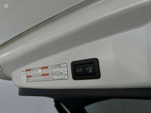 Белый Тойота Corolla Cross 2023 в Вильнюс, объемом двигателя 1.99 л и пробегом 62 тыс. км за 33900 €, фото 31 на AUTOMOTO.COM.LV