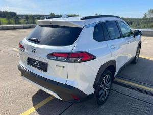 Balts Toyota Corolla Cross 2023 Viļņa, ar dzinēja tilpumu 1.99 L un nobraukumu 52 tūkst. km par 26999 €, foto 8 vietnē AUTOMOTO.COM.LV