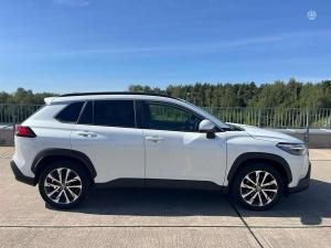 Balts Toyota Corolla Cross 2023 Viļņa, ar dzinēja tilpumu 1.99 L un nobraukumu 52 tūkst. km par 26999 €, foto 9 vietnē AUTOMOTO.COM.LV